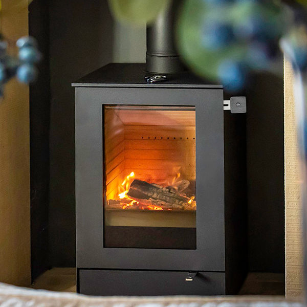 RAIS Q-Tee Wood Burning Stove | Flames.co.uk